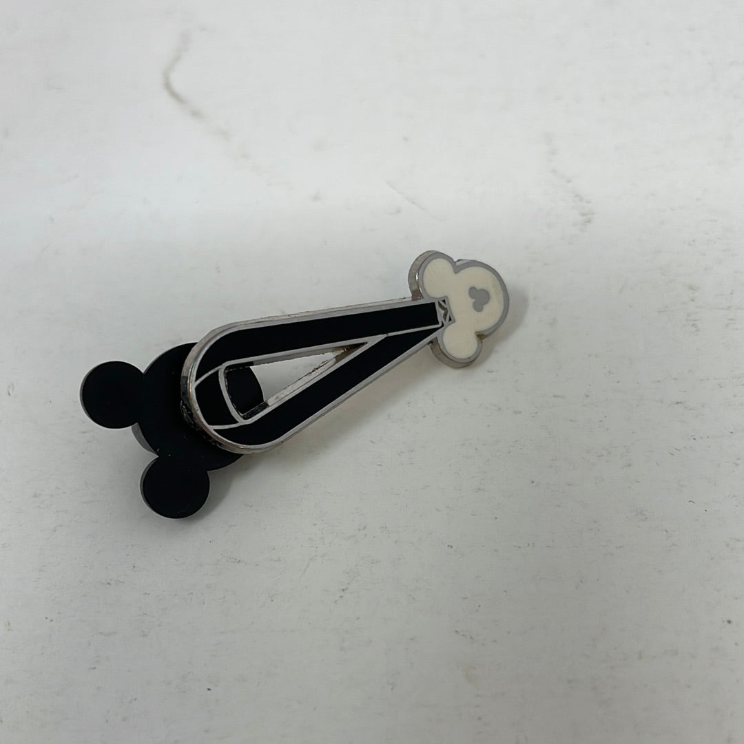 Black Mickey Medal pin – shophobbymall