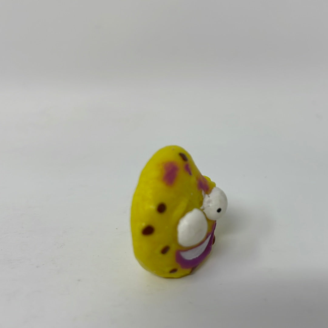 Grossery Gang Series 1 Pukey Cookie Moose Squishy Stinky Snacks Yellow ...